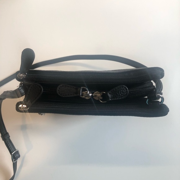 Giani Bernini | Bags | Giani Bernini Solid Black Softy Core Crossbody ...